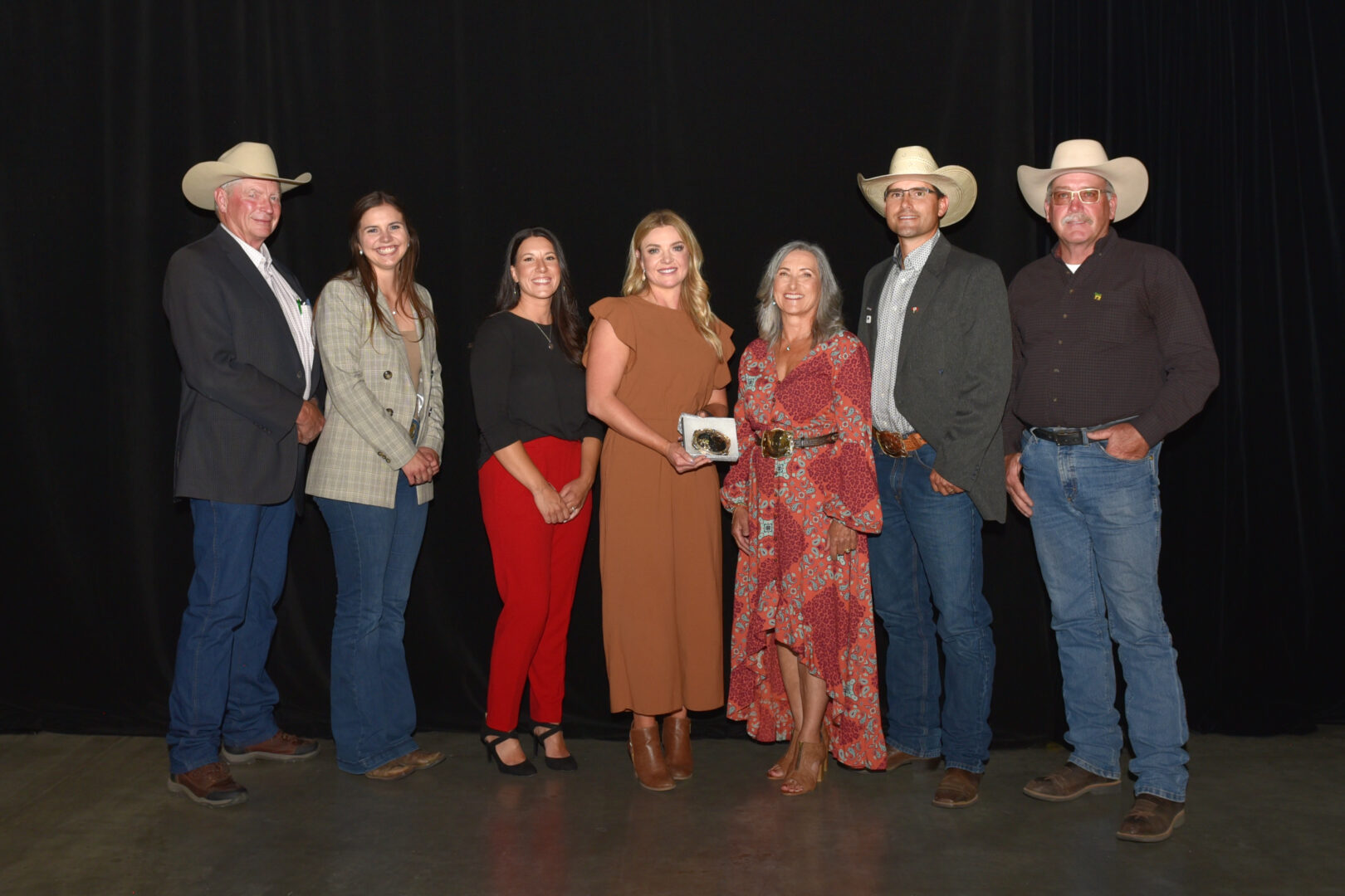 Canadian Cattle Young Leaders program celebrates graduates - Alberta ...